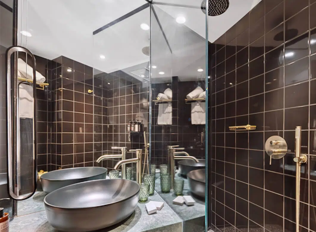 Skylark Athens: Luxury hotel with a pool and a view of the Acropolis