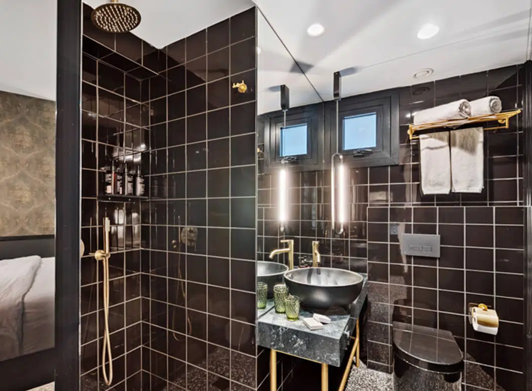 Skylark Athens: Luxury hotel with a pool and a view of the Acropolis