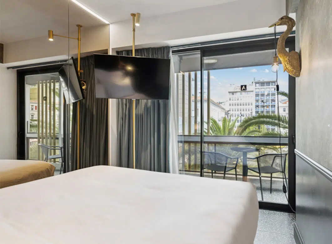 Skylark Athens: Luxury hotel with a pool and a view of the Acropolis